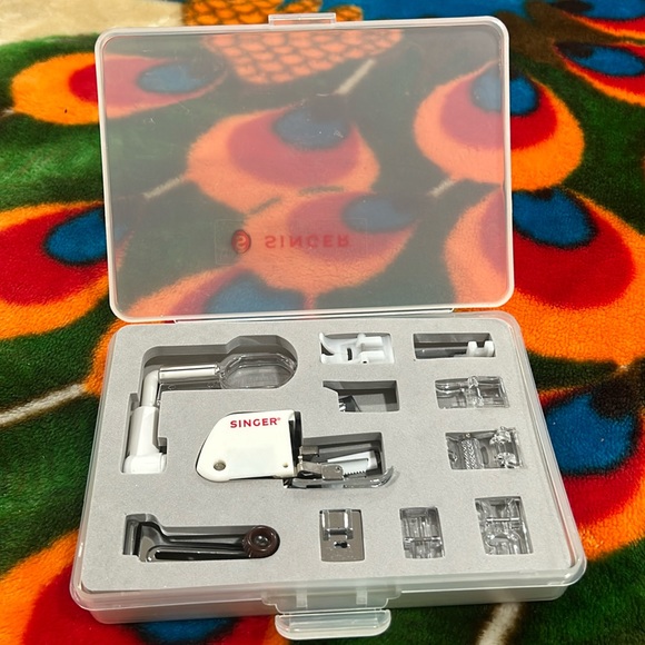 SINGER Sewing Machine Presser Foot Kit | Other | Singer Sewing Machine ...